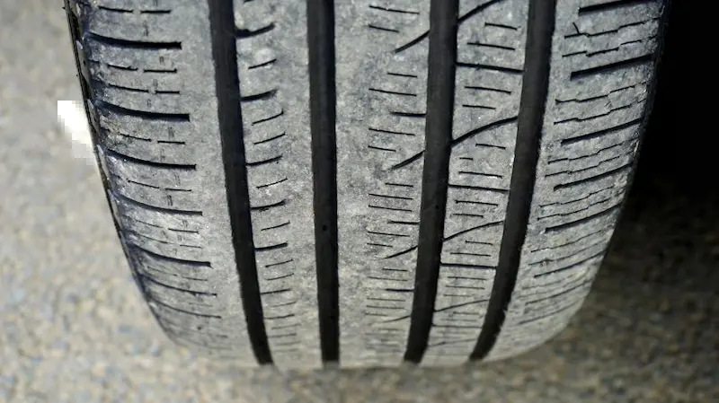 Top 5 Signs You Need New Tires - Digital Business Time